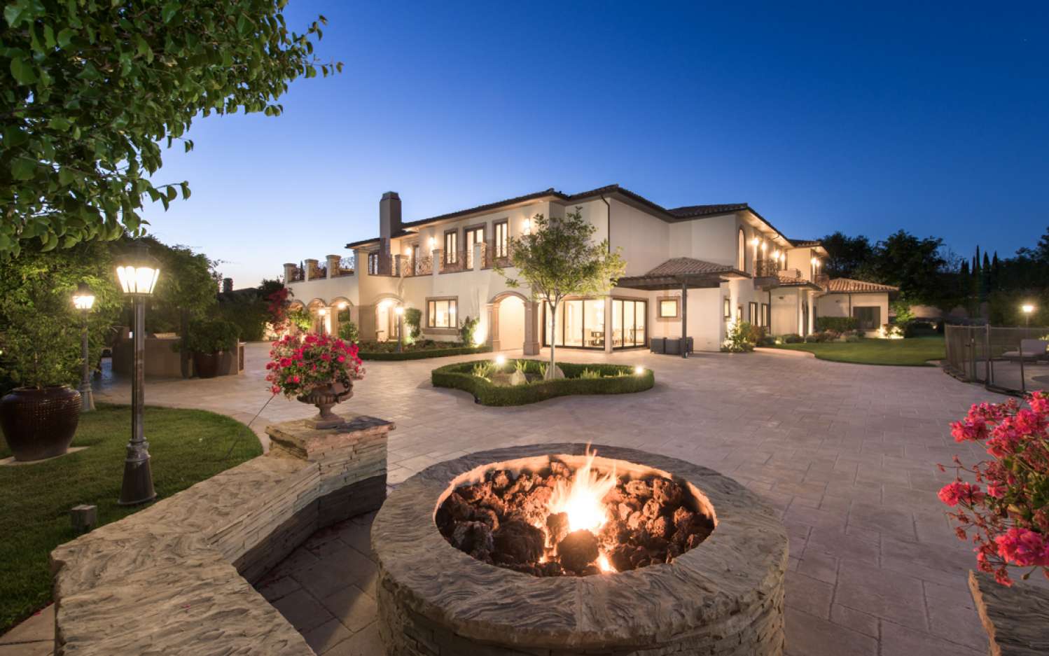 Spanish 121 Film At Spanish 121 Located In Calabasas Spanish 121 Film At Spanish 121 Located In Calabasas