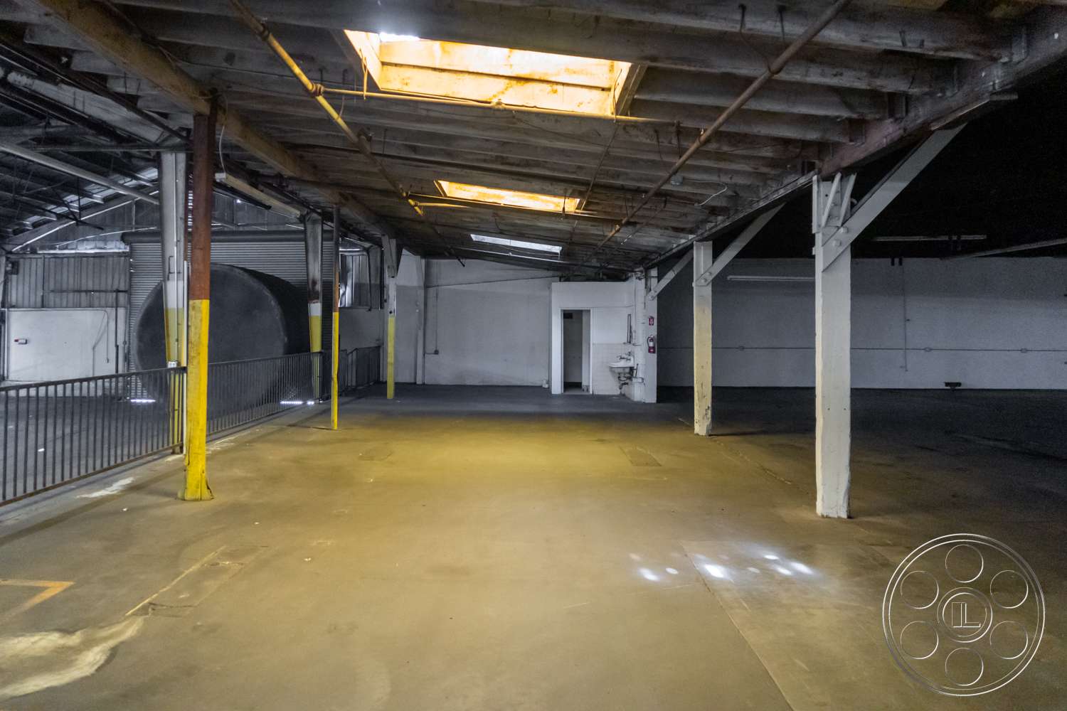 Book Warehouse 52 located in Downtown Los Angeles | Image Locations ...