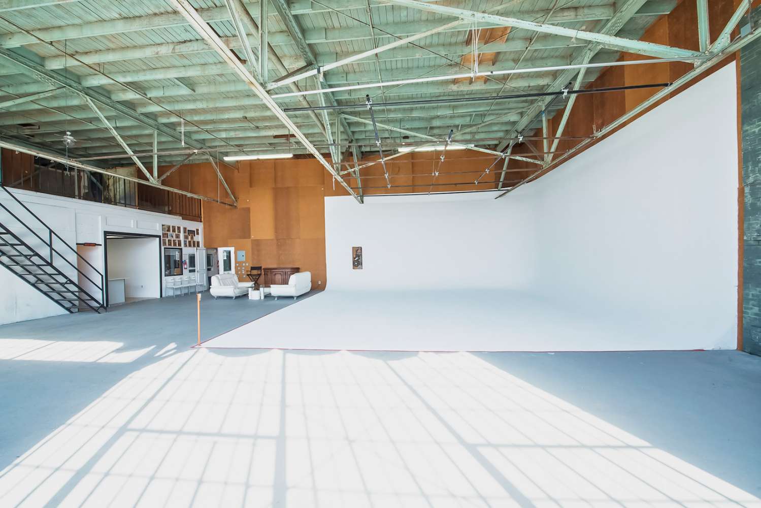 Studio 16 | Filming and Photography Location | Florence-Graham